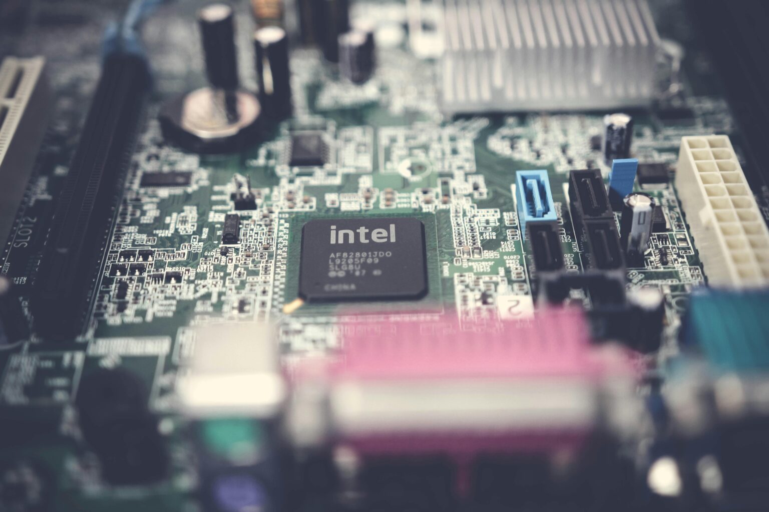 Are Semiconductor Giants Overpriced Relative to Growth? - Profit Pencil